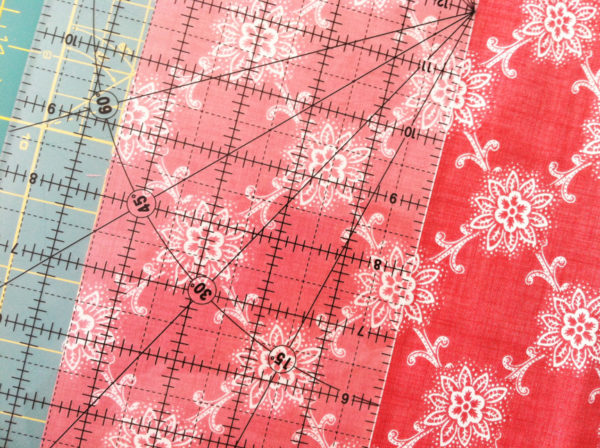How To Cut Border Fabric So The Pattern Is Straight Quilt Addicts Anonymous how-to-cut-border-fabric-so-the-pattern-is-straight-quilt-addicts-anonymous