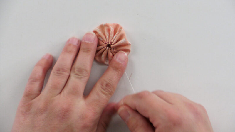 15 Minute Table Runner Tutorial with Yo-Yos with Stephanie Soebbing ...